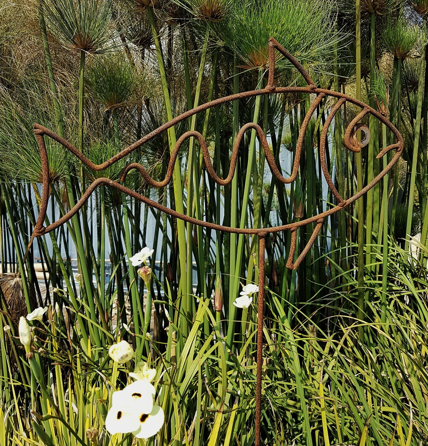 Metal rod fish garden stake – Designer Dirt